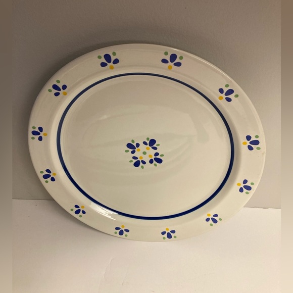 Avon | Dining | Fresh Flower Dinner Plates | Poshmark